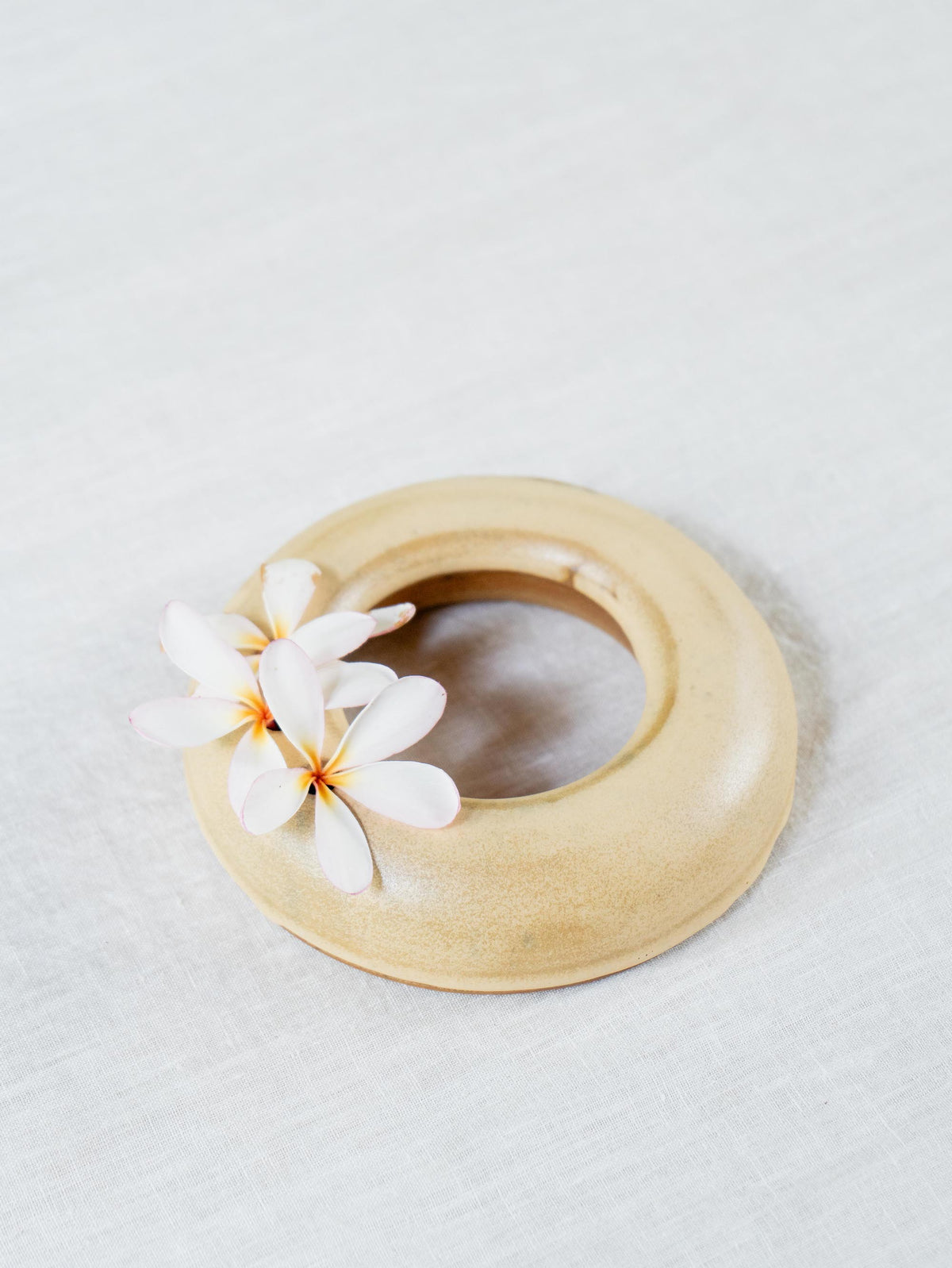 Mango Doughnut Vase — Slow Pottery